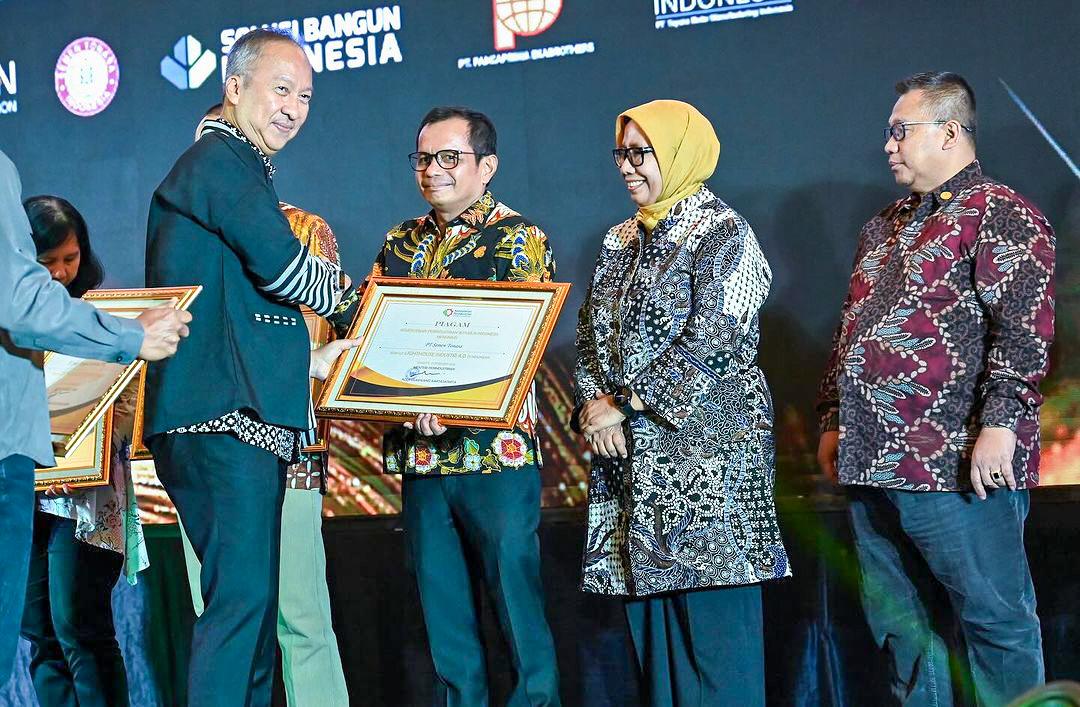 PT Semen Tonasa Raih Penghargaan National Lighthouse Industri 4.0 – Semen Tonasa